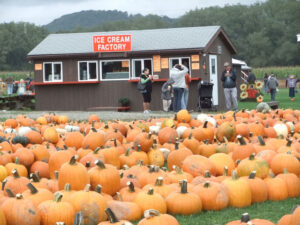 Pumpkinville celebrates 57 years of fall fun with season opening ...