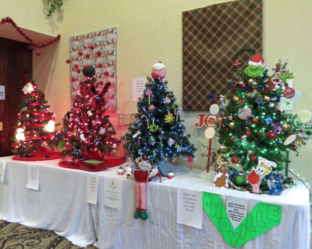 Tree decorating contest builds teamwork at Holiday Inn Express ...