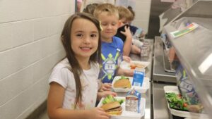Dread packing lunch? Top 5 benefits of school-provided lunches ...