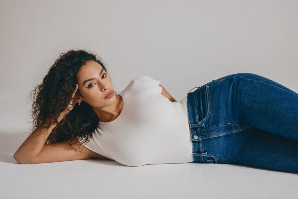 SPANX LAUNCHES FIRST-TO-MARKET SCULPTING DENIM WITH REVOLUTIONARY LYCRA ...